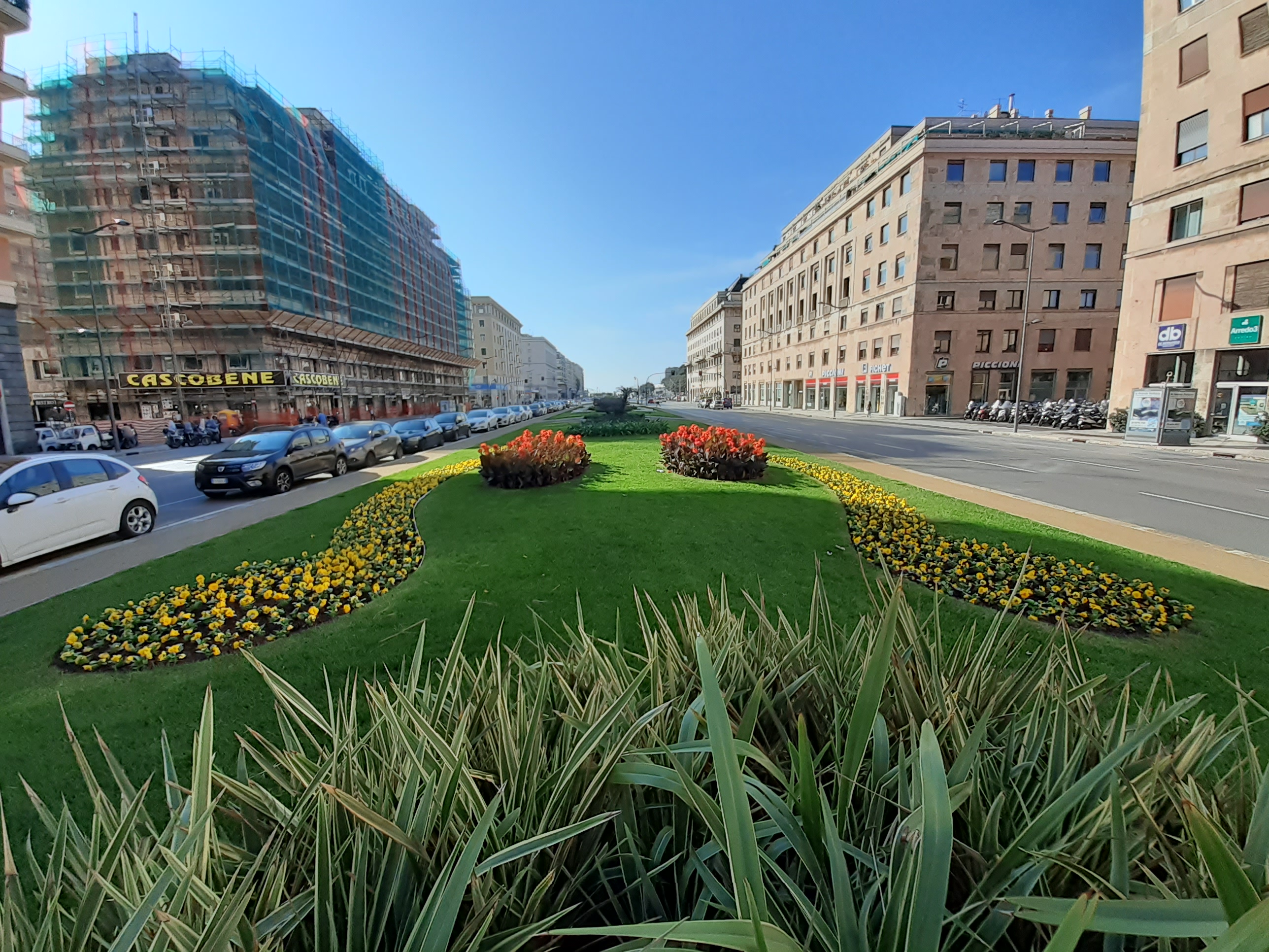 Lavori pubblici: completate le nuove aiuole dalla Foce alla stazione ...